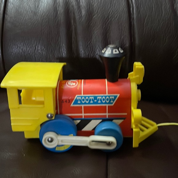 Fisher-Price | Toys | Fisher Price Vintage 964 Toot Toot Train Pull Toy ...